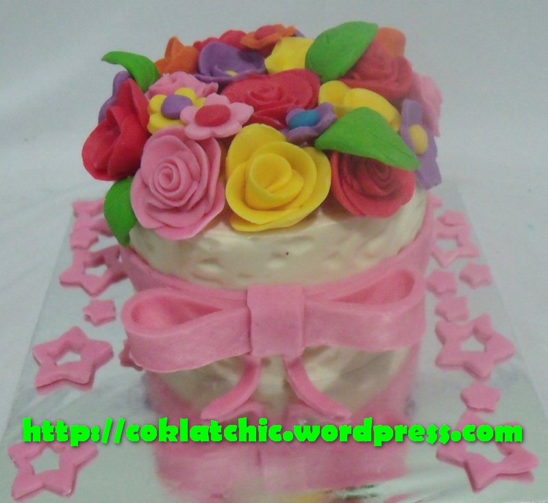 Cake rangkaian bunga – COKLATCHIC CAKE Est.2004