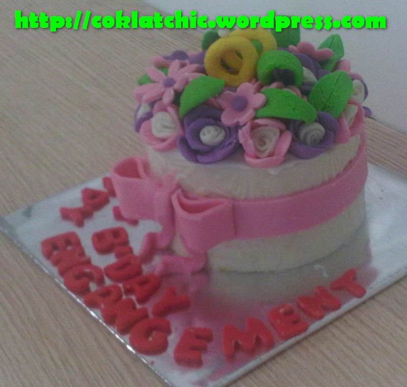 Cake buket bunga dan sepasang cincin – Happy Bday dan Happy Engagement ...